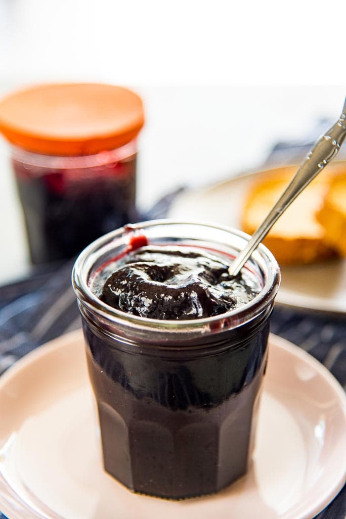 Homemade Concord Grape Jelly Recipe (No Pectin) - The Flavor Bender