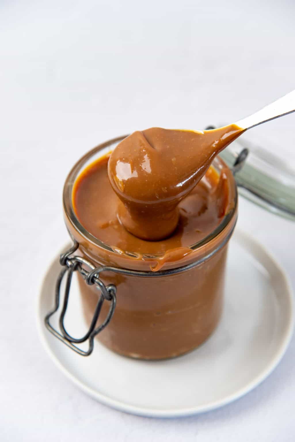Easy Dulce De Leche - The Flavor Bender