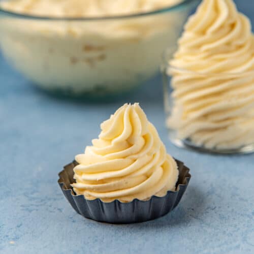 How To Make Perfect Cream Cheese Frosting - The Flavor Bender