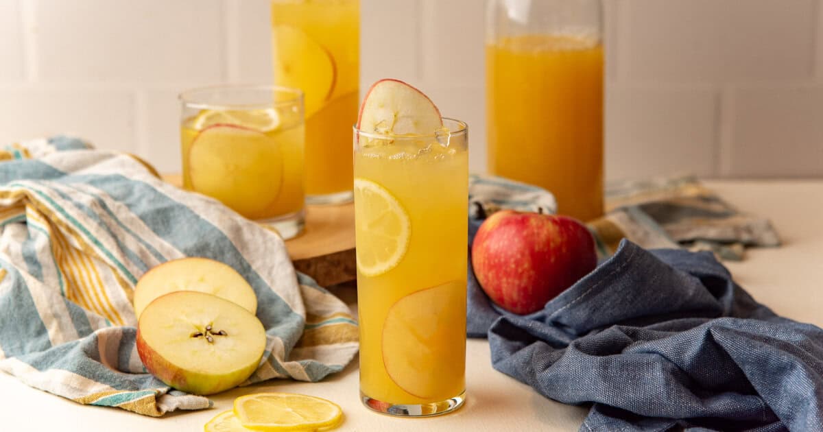 Homemade Apple Lemonade Recipe - The Flavor Bender