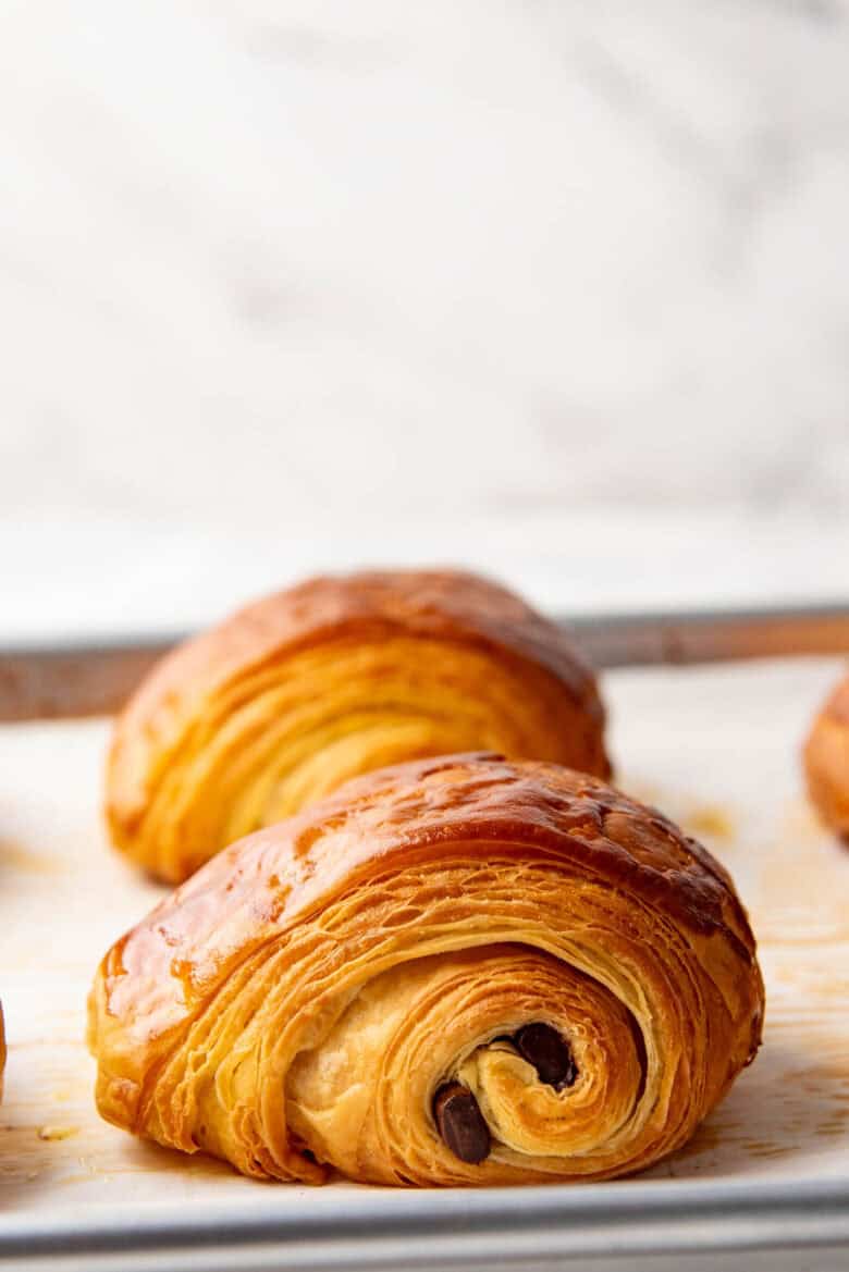 Pain Au Chocolat Recipe (Chocolate Croissants) - The Flavor Bender