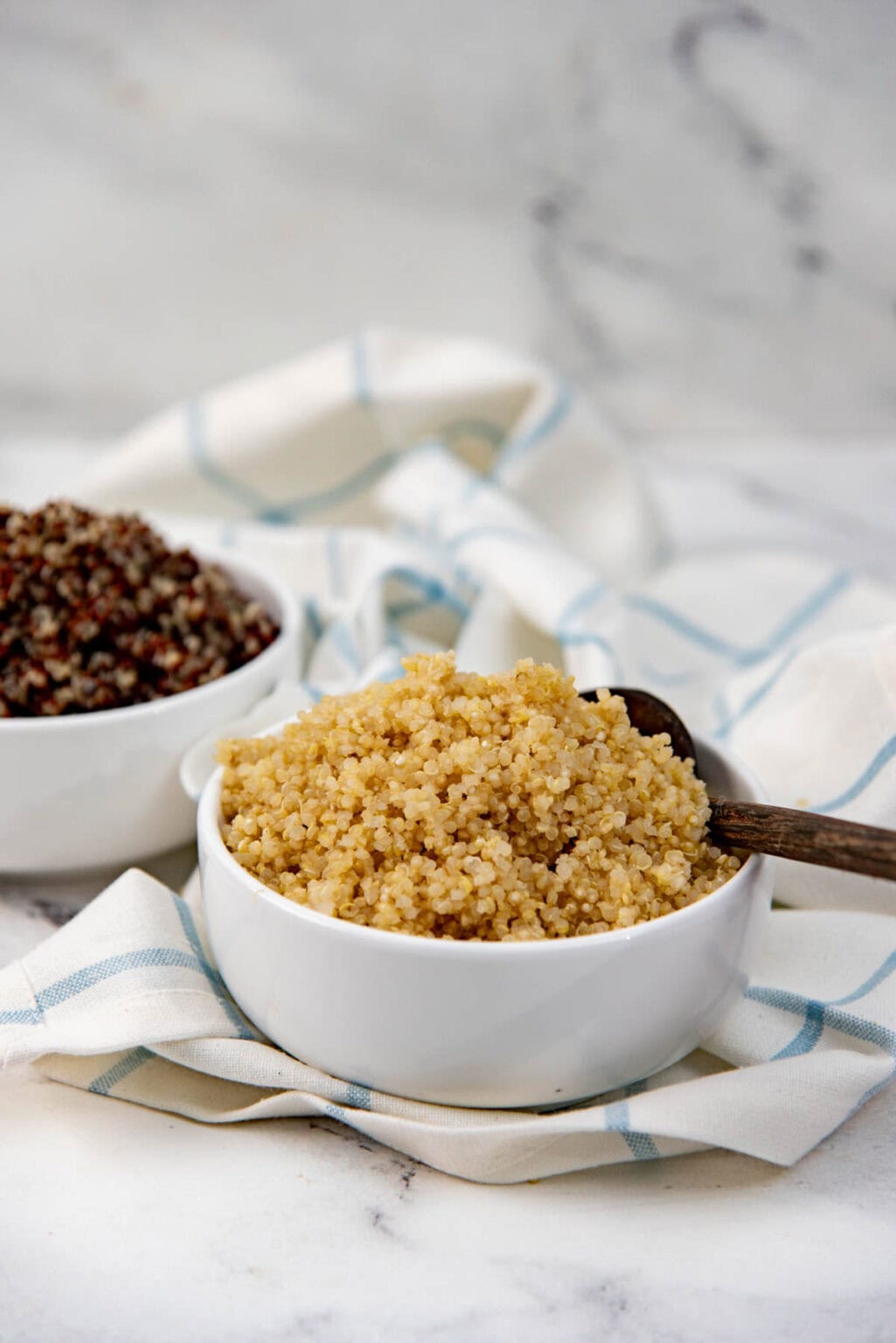 How To Cook Perfect Fluffy Quinoa (On The Stove) - The Flavor Bender