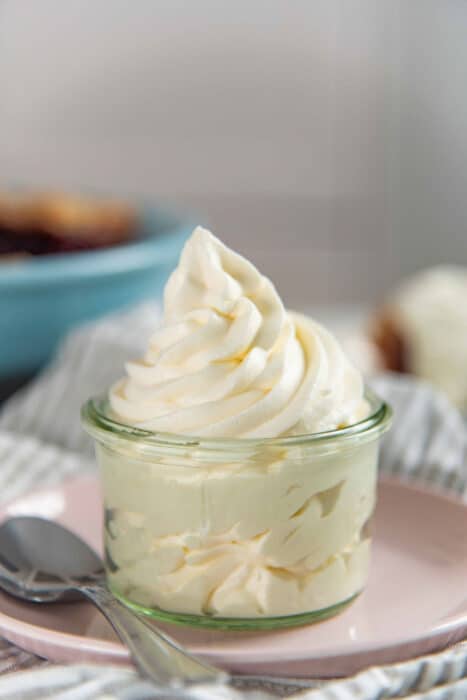Easy Chantilly Cream (Homemade Whipped Cream) - The Flavor Bender