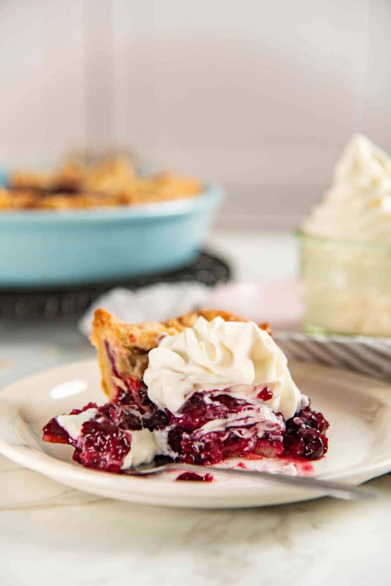 Easy Chantilly Cream (Homemade Whipped Cream) - The Flavor Bender